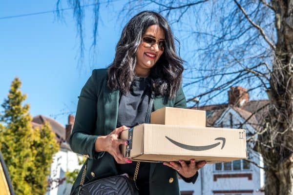 Smart parcel delivery box - how iParcelBox works